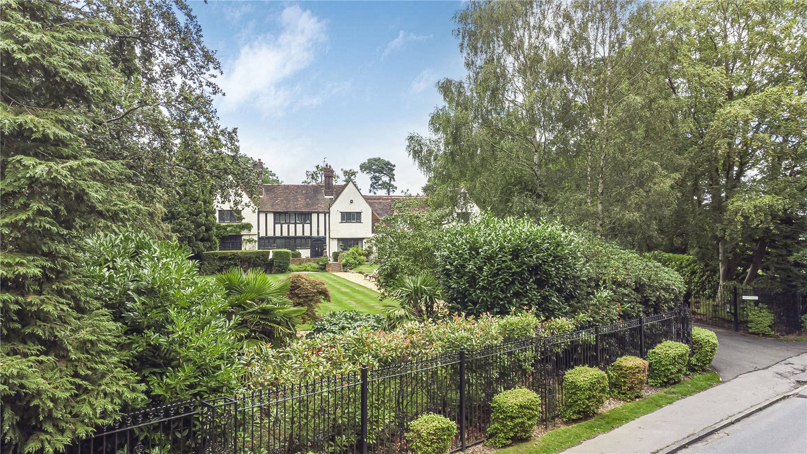 Camlet Way, Hadley Common | Statons