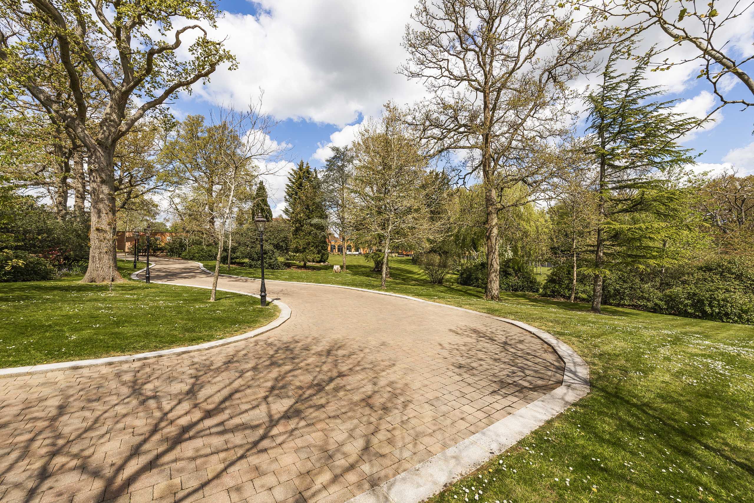 The Ridgeway, Cuffley | Statons