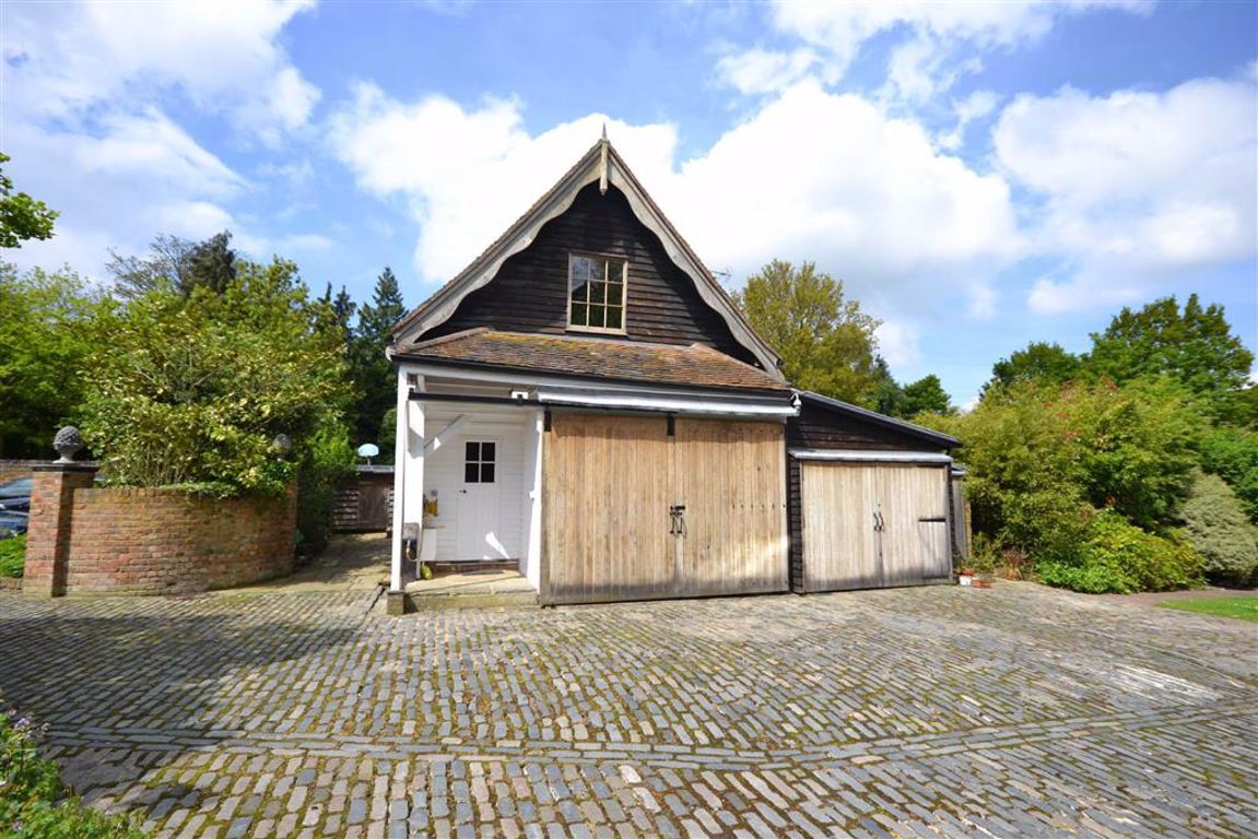 Totteridge Common, Totteridge, London | Statons