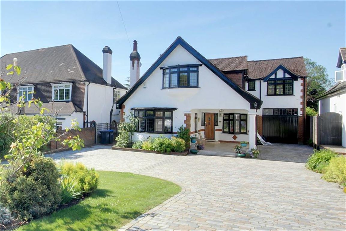 Georges Wood Road, Brookmans Park, Hertfordshire | Statons
