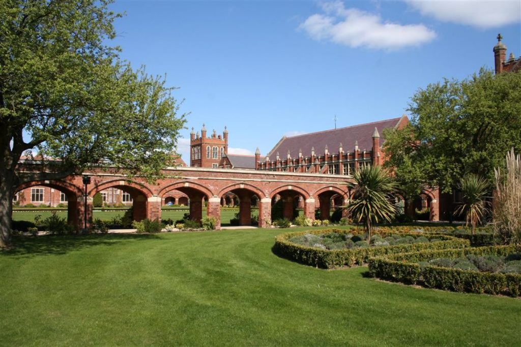 Bushey, Hertfordshire | Statons