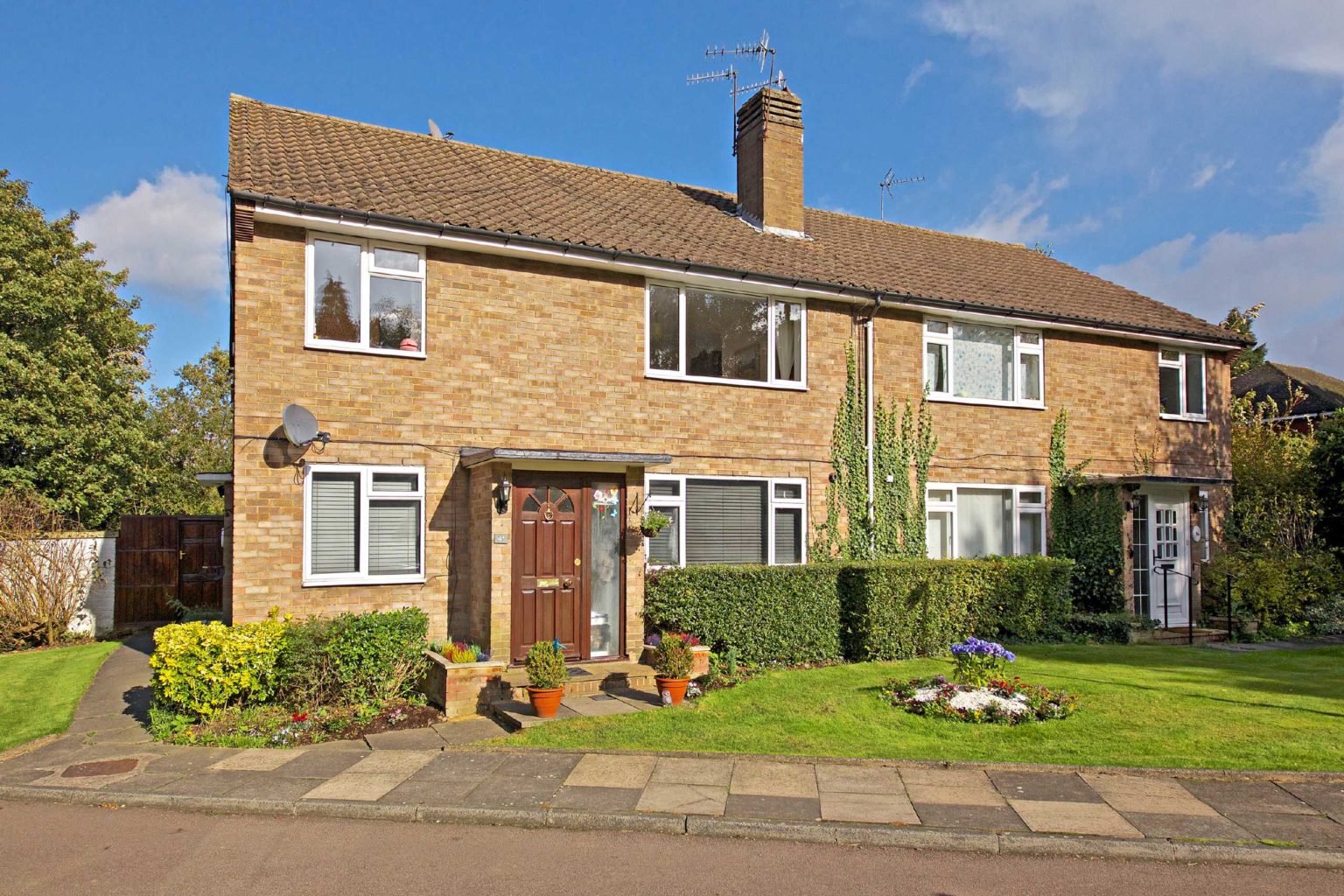 Oak Tree Court, Barnet Lane | Statons