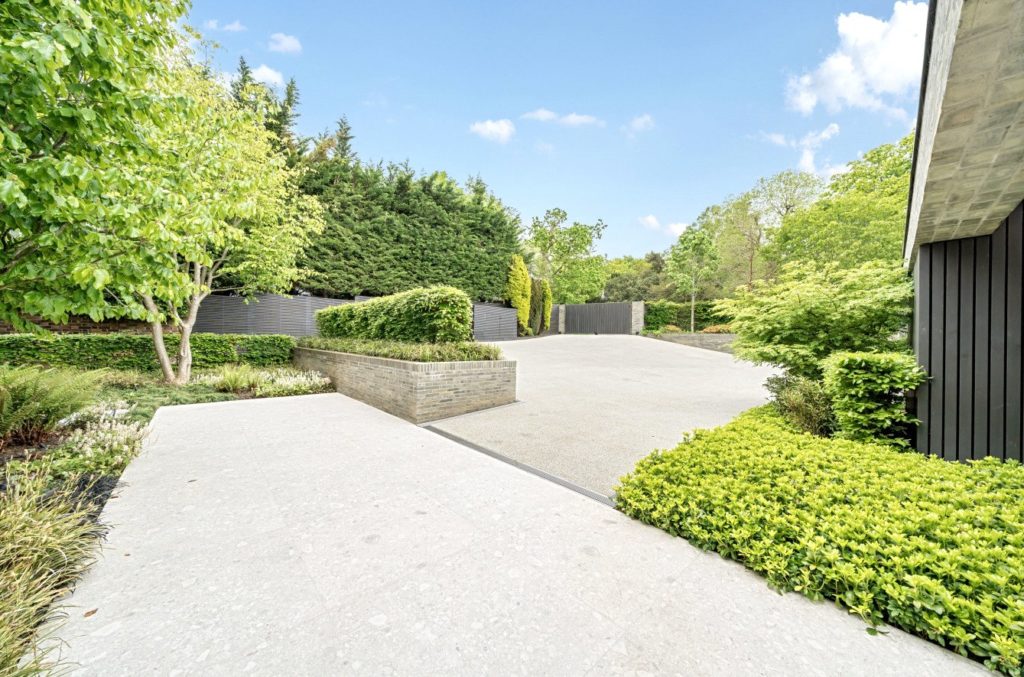 Totteridge Common, Totteridge | Statons