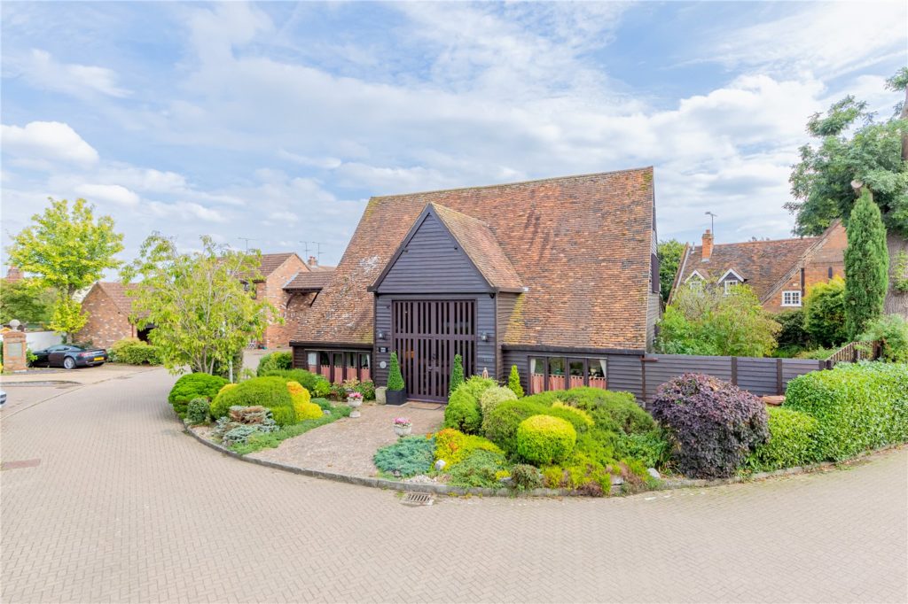 St. Albans Road, Codicote | Statons