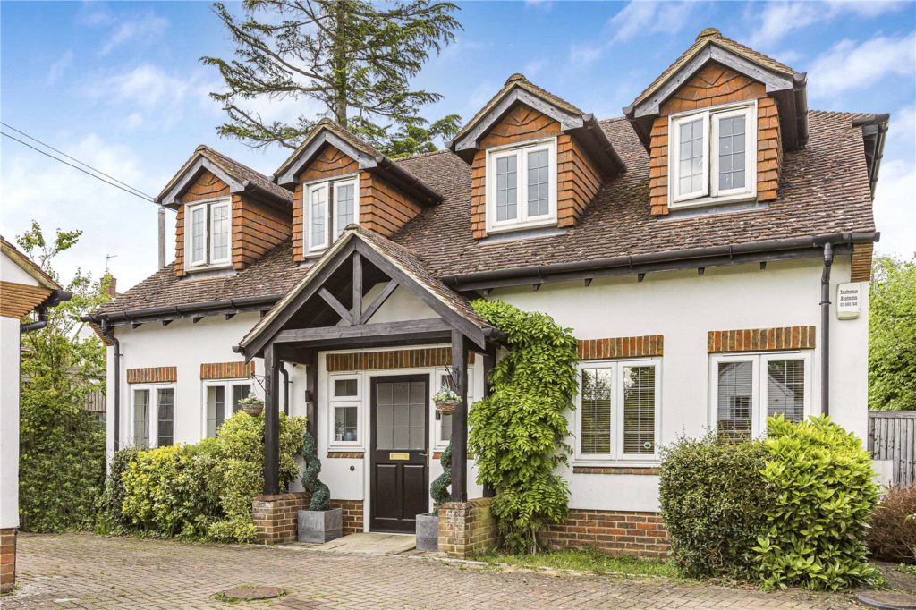 Bluebridge Road, Brookmans Park | Statons