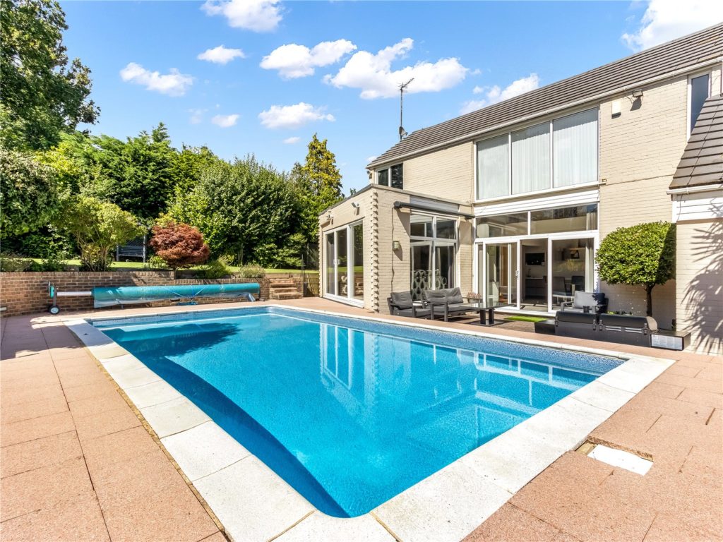 Robin Way, Cuffley | Statons